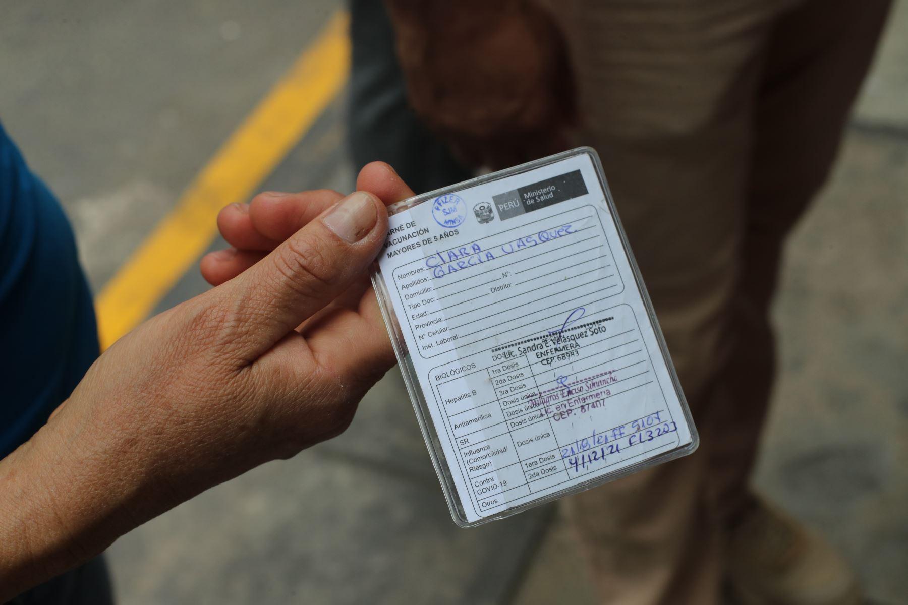 Carnet de vacunación: documento físico tiene el mismo valor que el ...