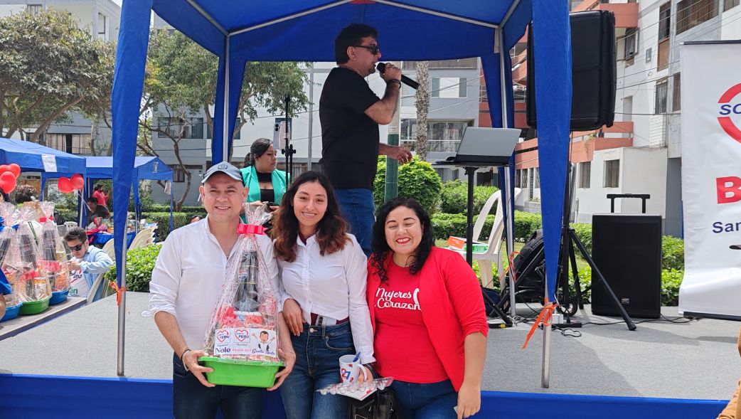 Víctor Bazán lleva la "Feria del Corazón" a la Residencial Santa Cruz ...
